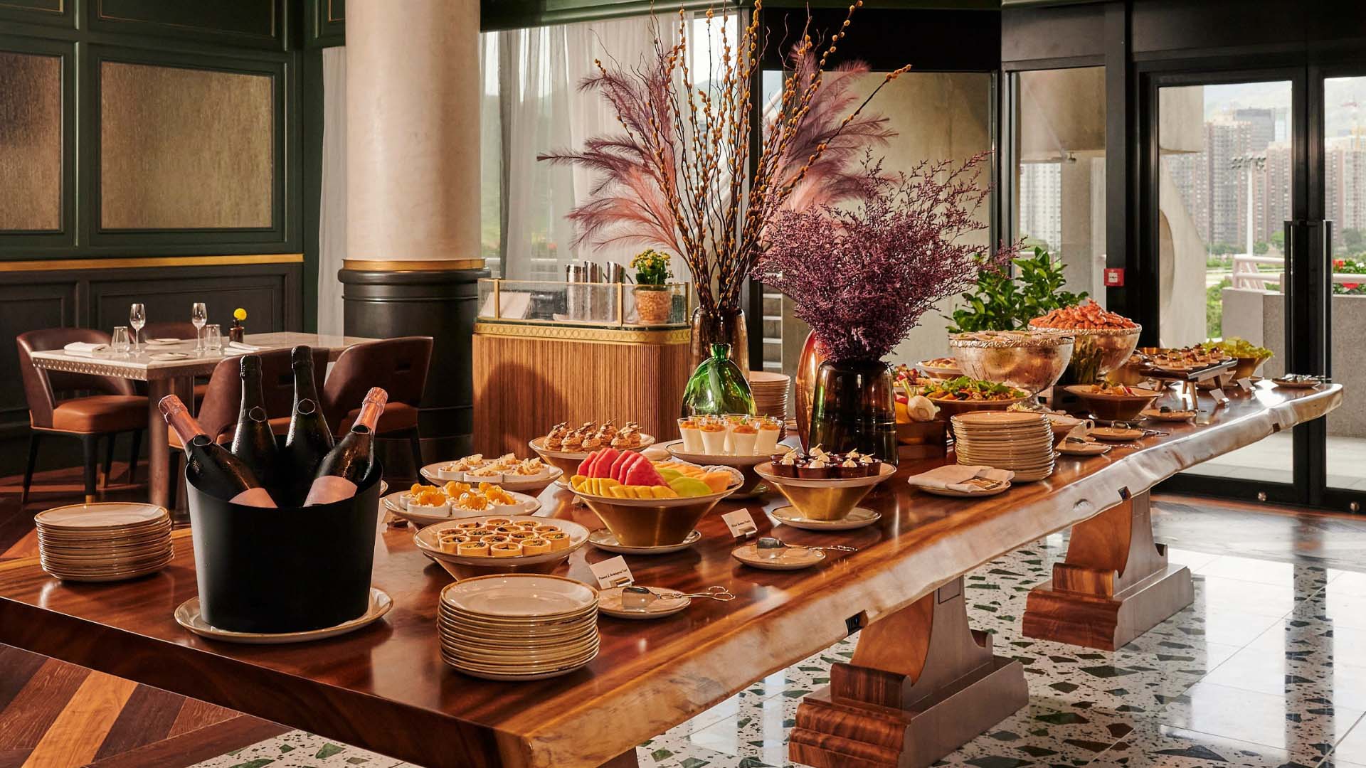 Déjeuner Semi-buffet au Champagne - Experience - Members' Hub - The ...