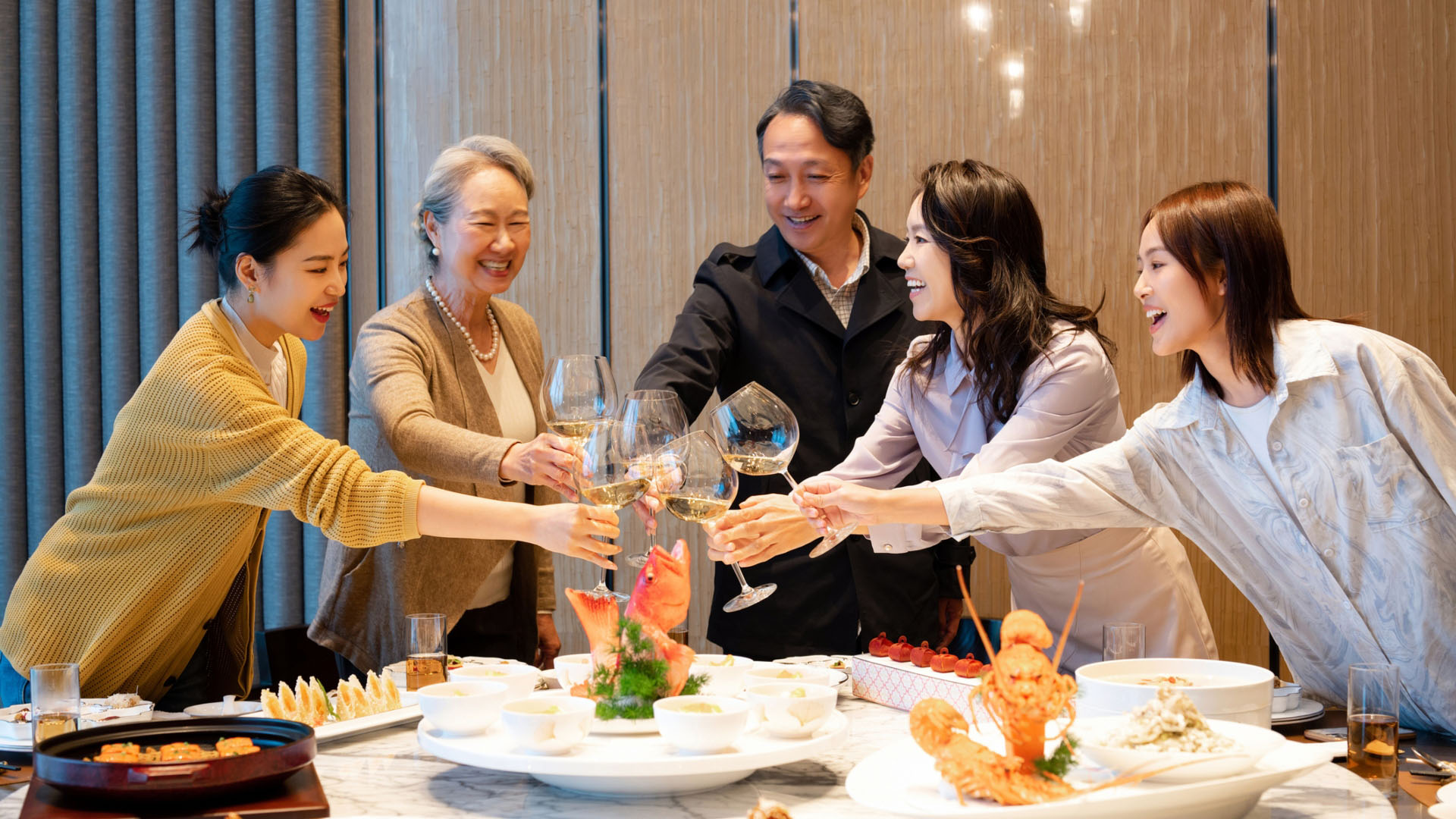 Dining - Members’ Hub - The Hong Kong Jockey Club